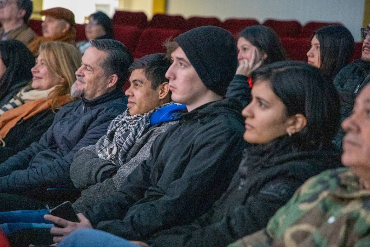 Entre relatos y recuerdos: homenaje a la FAyD en el marco de sus 40 ...